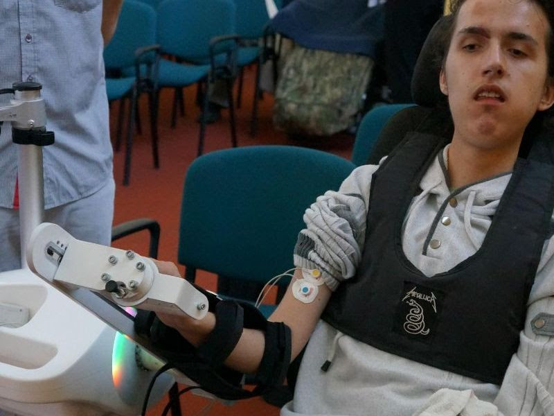 Luna EMG Neurological Rehabilitation Robot Stroke Rehab| Herculife Malaysia